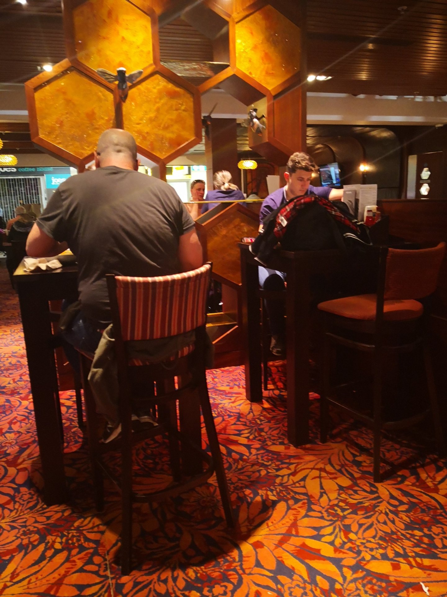 THE INEVITABLE GATWICK SPOONS PINT – retiredmartin