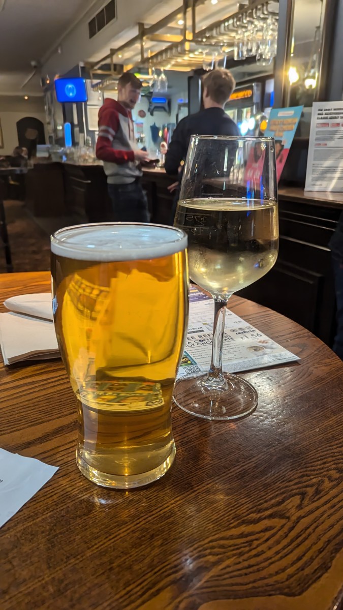 A 33 MINUTE WAIT FOR A PINT IN SPOONS – retiredmartin