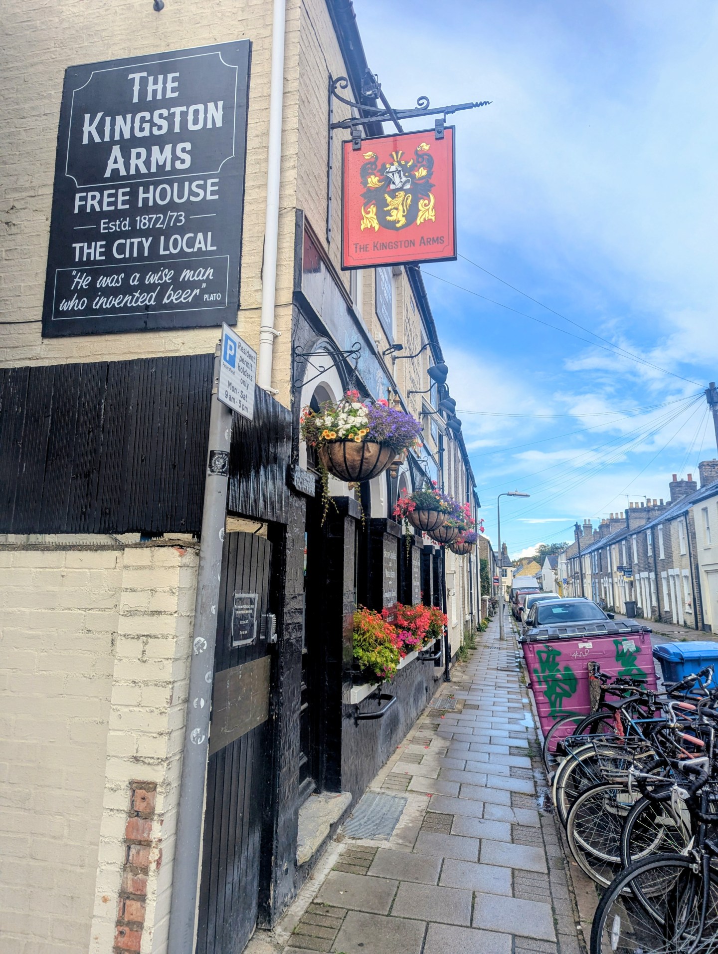 FINALLY! THE KINGSTON ARMS GETS THE BASS RIGHT – retiredmartin